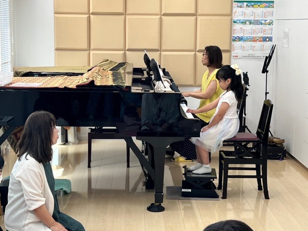 ミニ発表会&お楽しみ会開催♪ - 松本市、伊那市のピアノ教室なら望月音楽教室